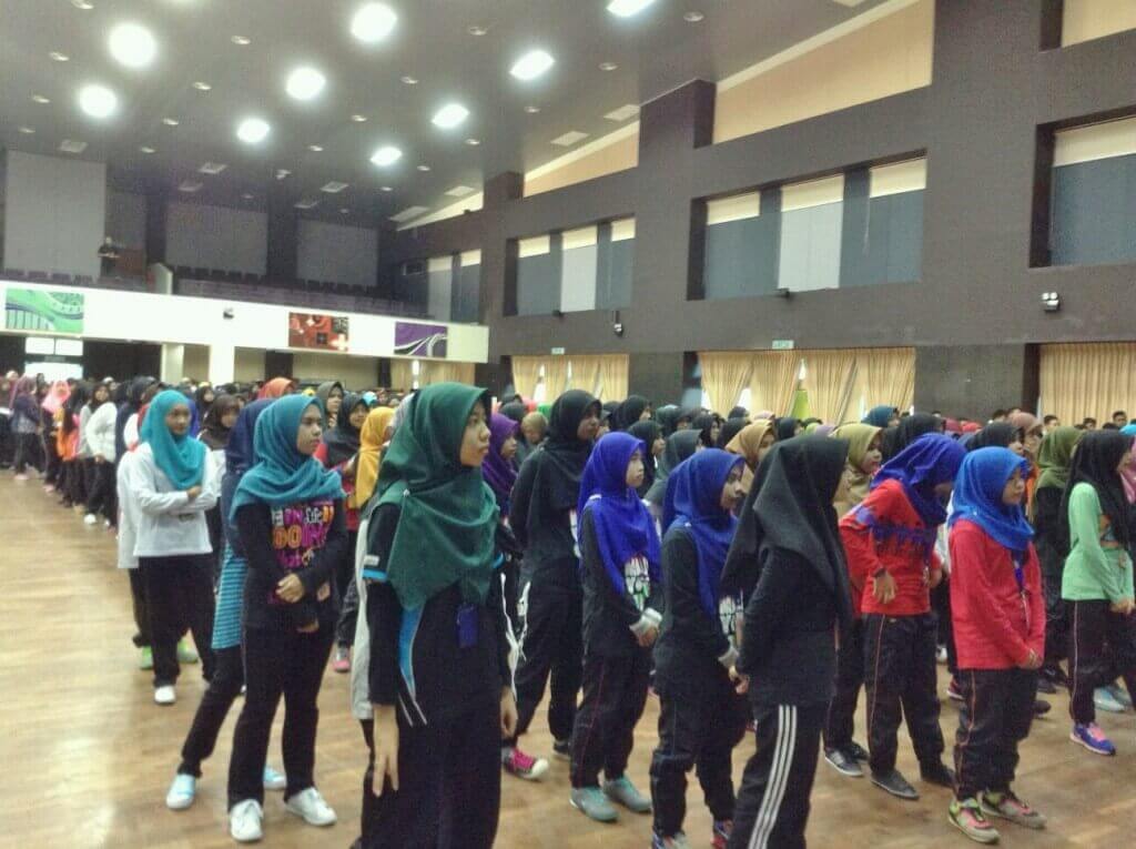 Gotong Royong Perdana UITM Turut Kampus Merbok - Malaysiaaktif