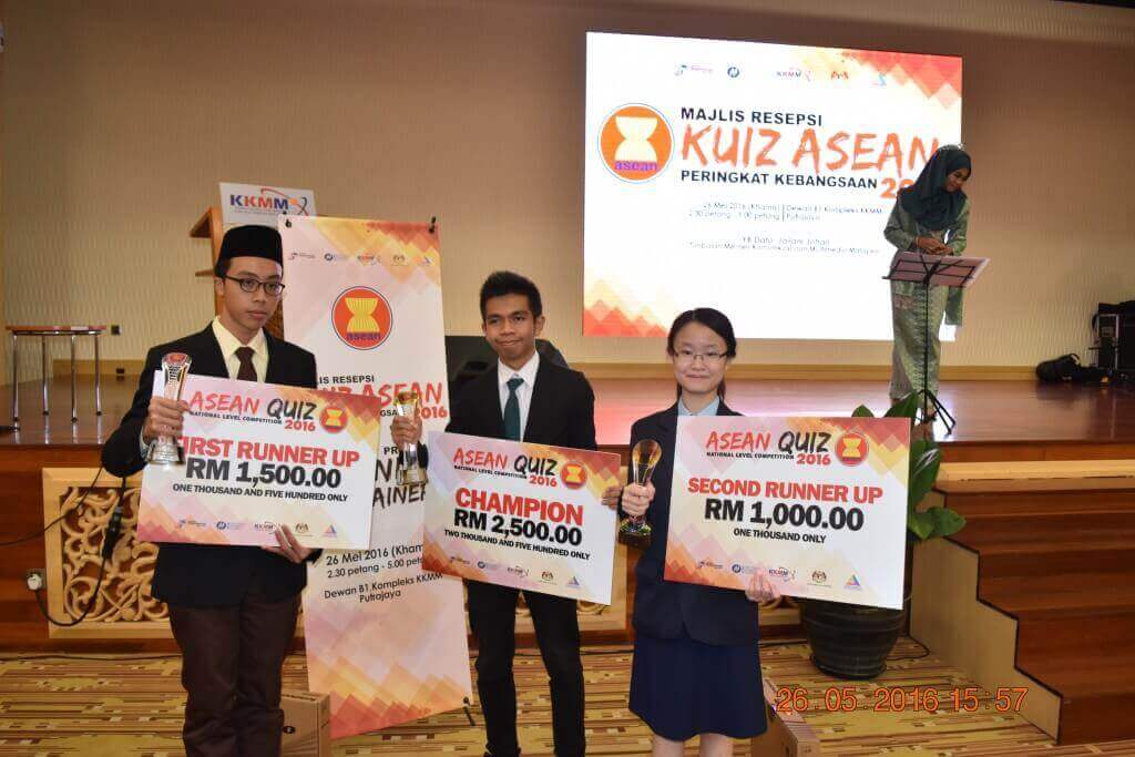Pelajar Borneo Kuasai Kuiz ASEAN 2016 - Malaysiaaktif