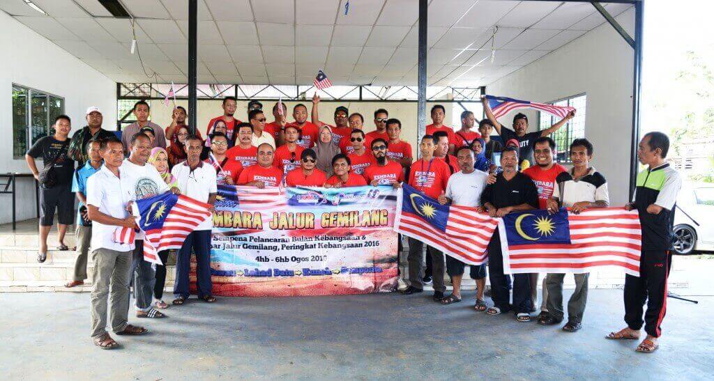 ?Konvoi Kembara Jalur Gemilang Serah Sumbangan Kepada Mangsa Kebakaran - Malaysiaaktif