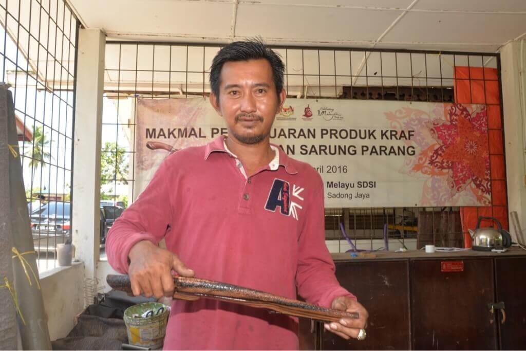 Tukang Parang Kekal Warisan Ayah - Malaysiaaktif