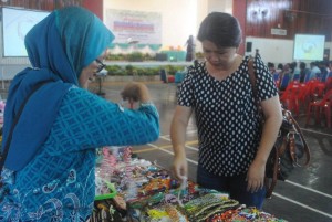 Keunikan Seni Manik 'Pinakol' Kaum Rungus - Malaysiaaktif