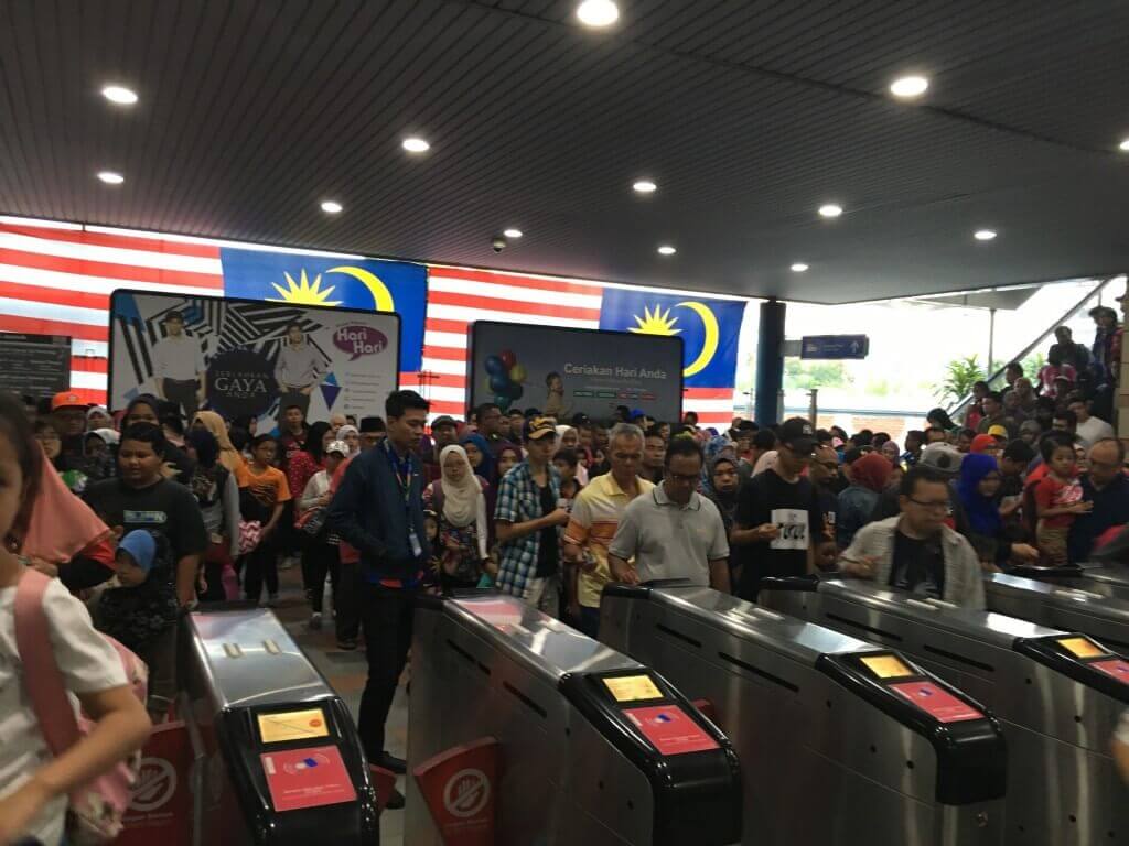 Merdeka 60-Diskaun 50% LRT, MRT Sehingga Tengah Malam - Malaysiaaktif