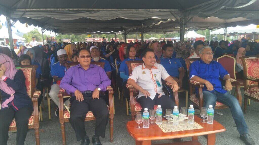 30 Warga Setempat Terima Lesen Sempena SKSJ Di Kemaman - Malaysiaaktif