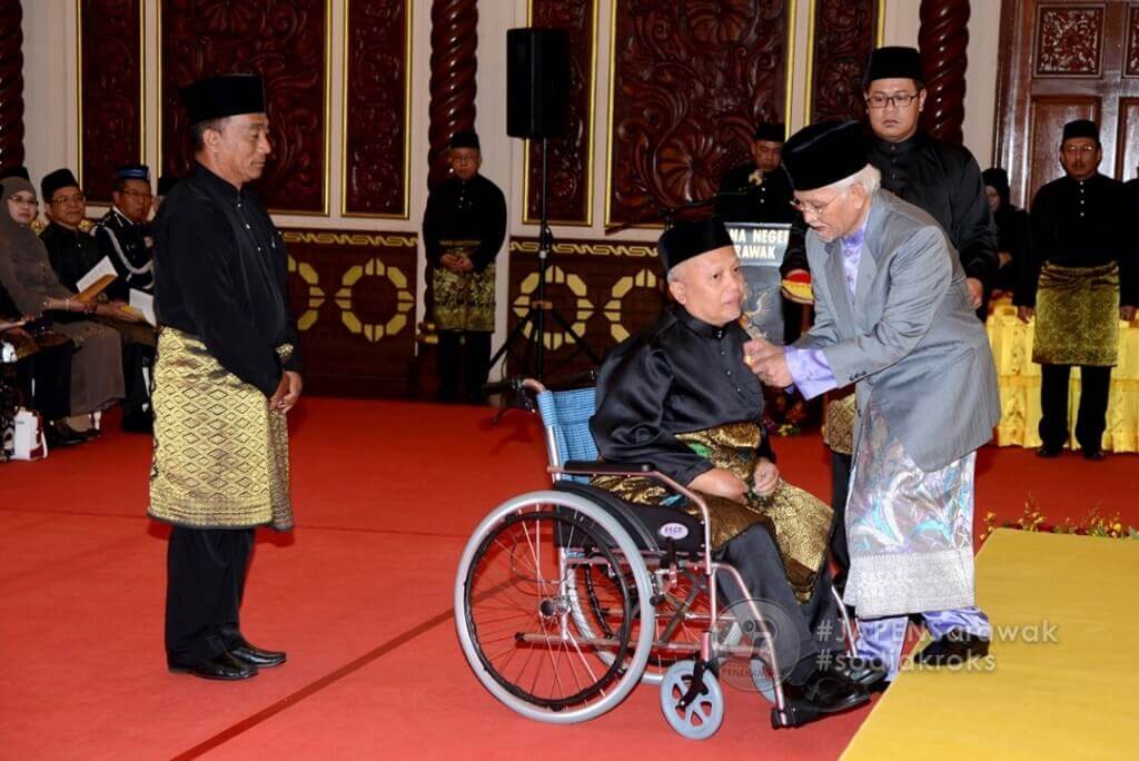 163 Orang Terima Pingat Dan Darjah Kebesaran Sarawak - Malaysiaaktif