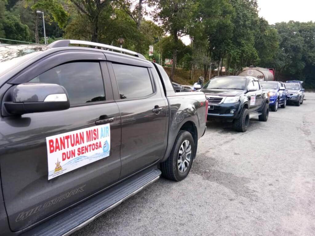 ADUN Guna Pacuan Empat Roda Angkut Air - Malaysiaaktif