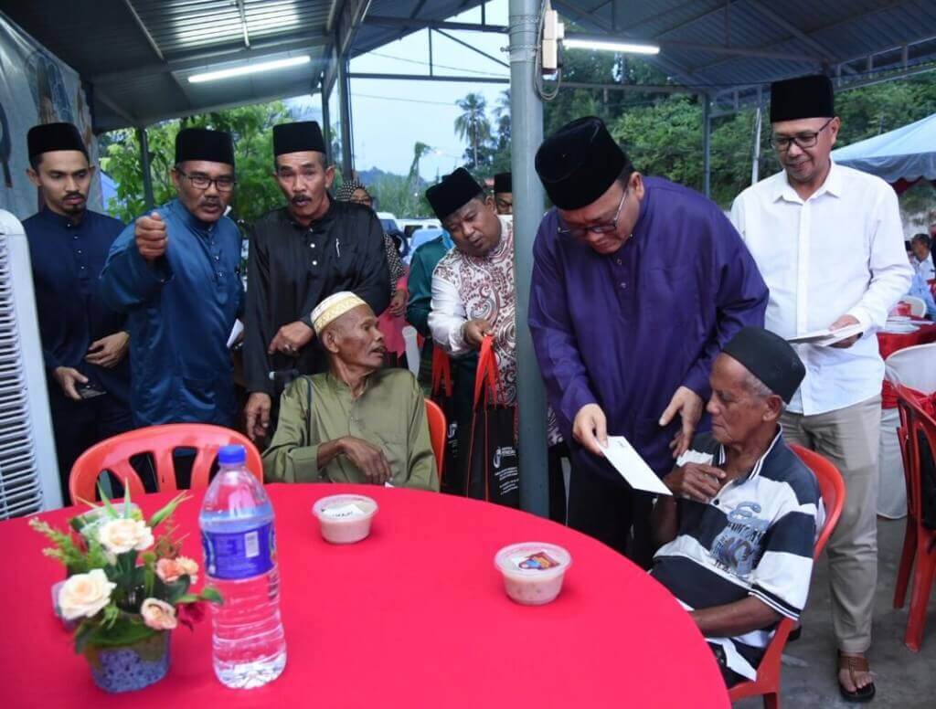 Eddin Raikan Warga Emas Dan OKU Dalam Majlis Berbuka Puasa - Malaysiaaktif