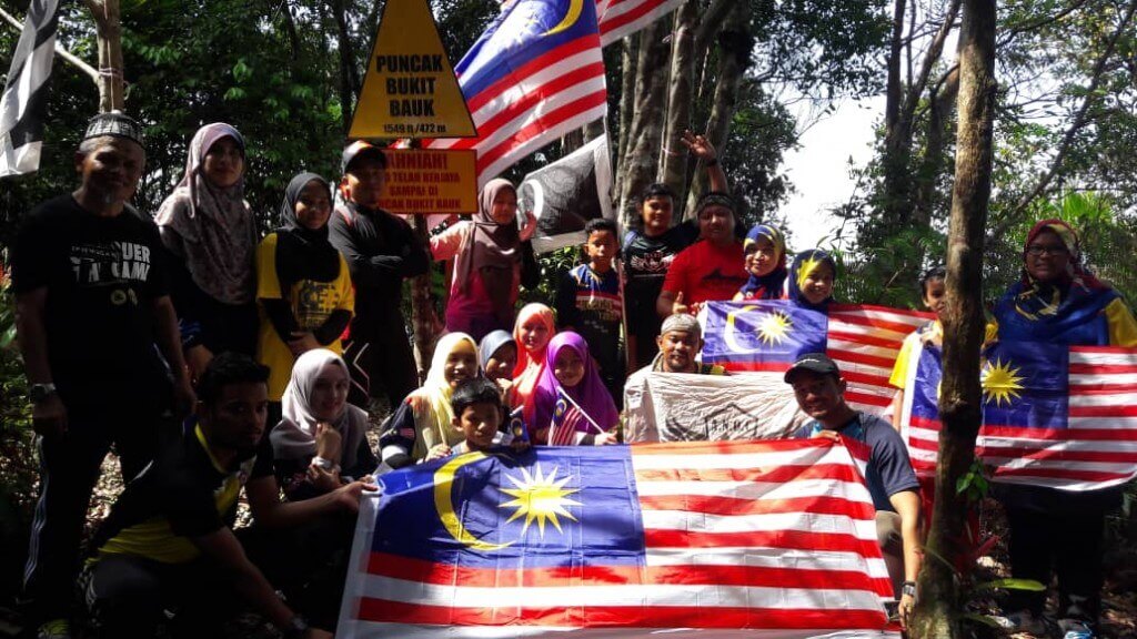 Jalur Gemilang Tawan Bukit Bauk - Malaysiaaktif