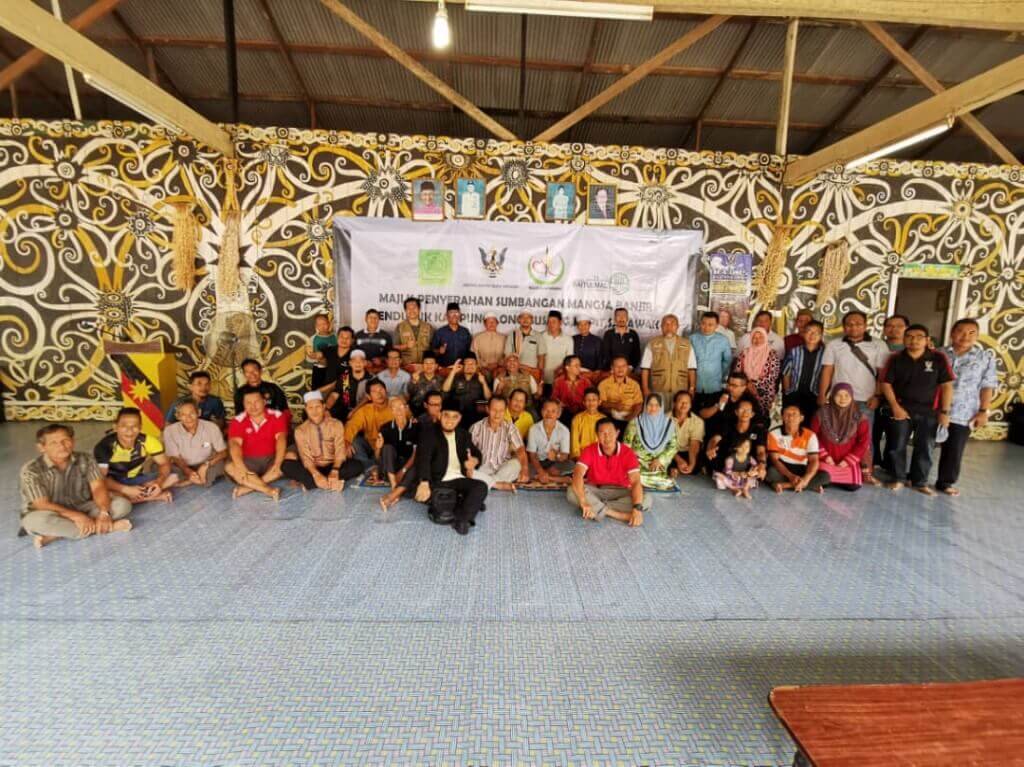 100 Keluarga Long Busang Terima Sumbangan JAIS - Malaysiaaktif