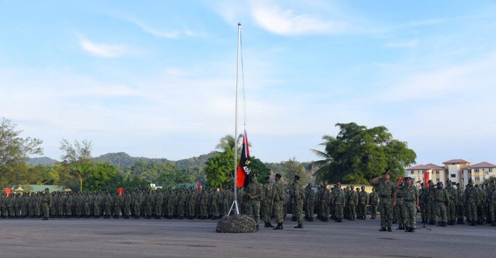 Penurunan Bendera AT 450, Paluan Berundur MK 5 Briged - Malaysiaaktif