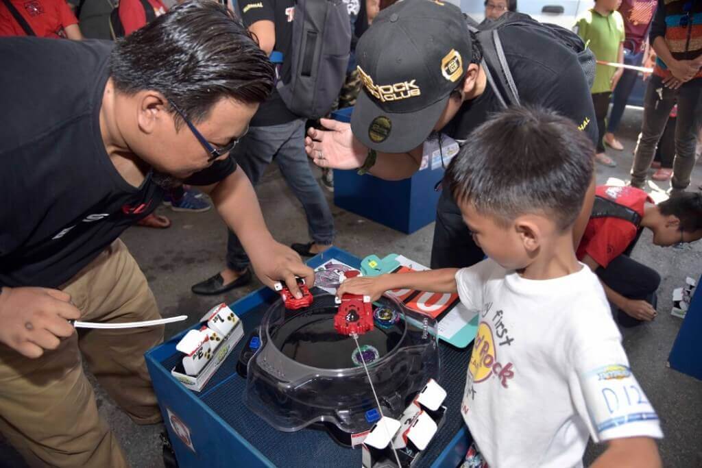 Gantung Tangan Pelajar, Asah Bakat Melukis Doodle - Malaysiaaktif
