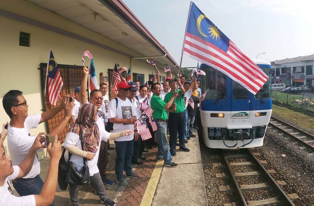 Telur Rebus, Kacang, Kochung - Menu Nostalgia Kereta Api Wap ...