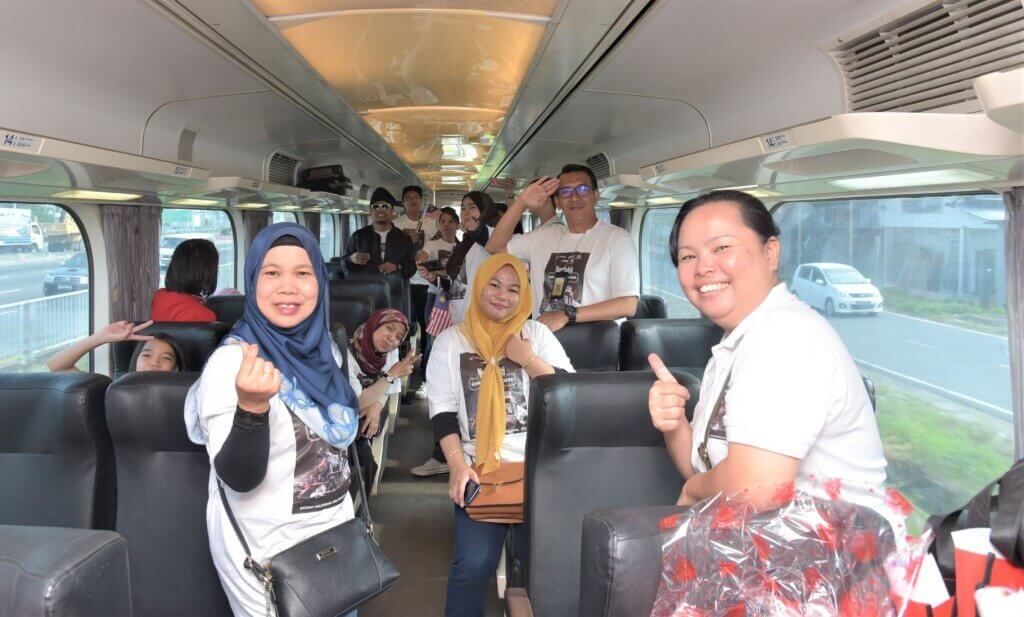 Telur Rebus, Kacang, Kochung - Menu Nostalgia Kereta Api Wap ...