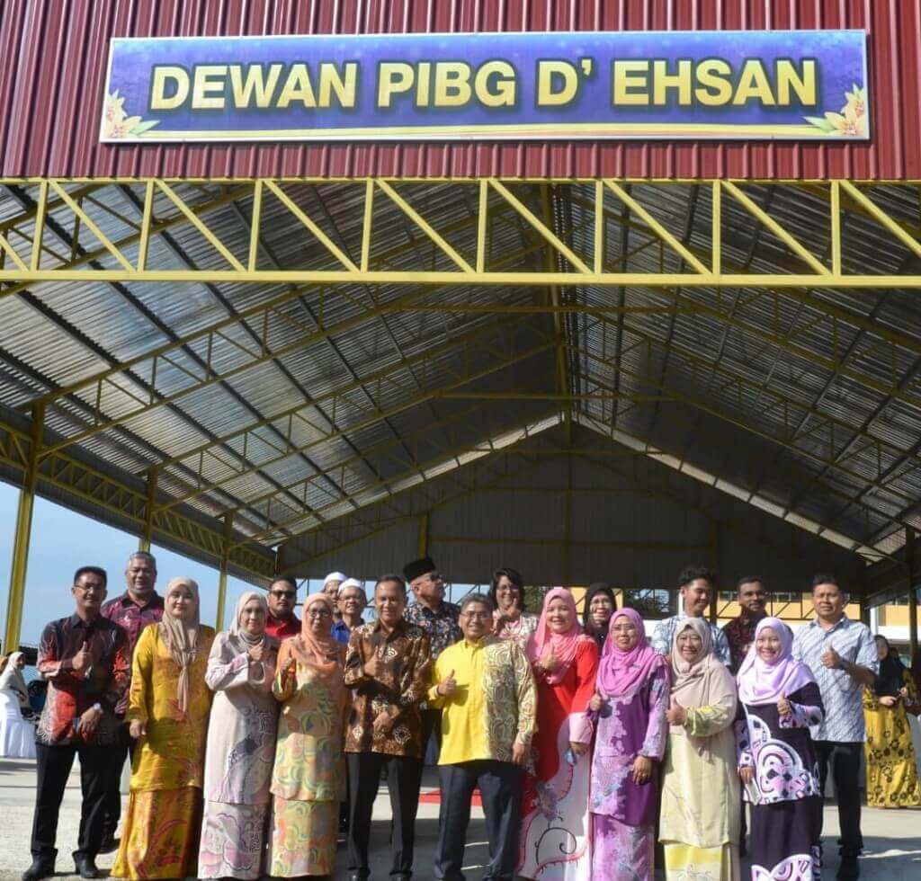 Guru, Ibu Bapa Menyumbang Bina Dewan Sekolah - Malaysiaaktif