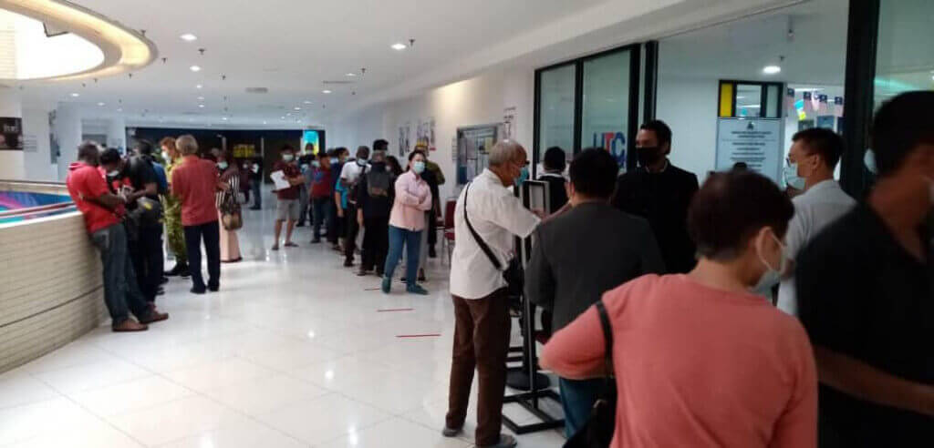 Orang Ramai Serbu LHDN Di UTC Komtar Untuk BPR 2021 - Malaysiaaktif