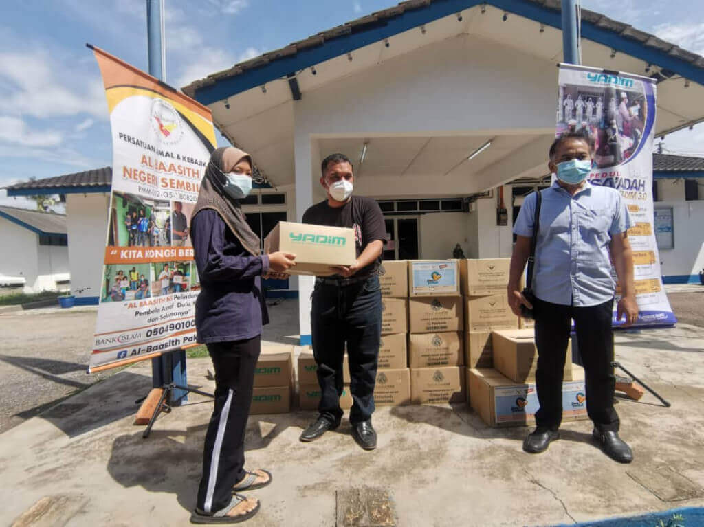 Golongan Asnaf Dan Keluarga B40 Terima Sumbangan Barangan Keperluan ...