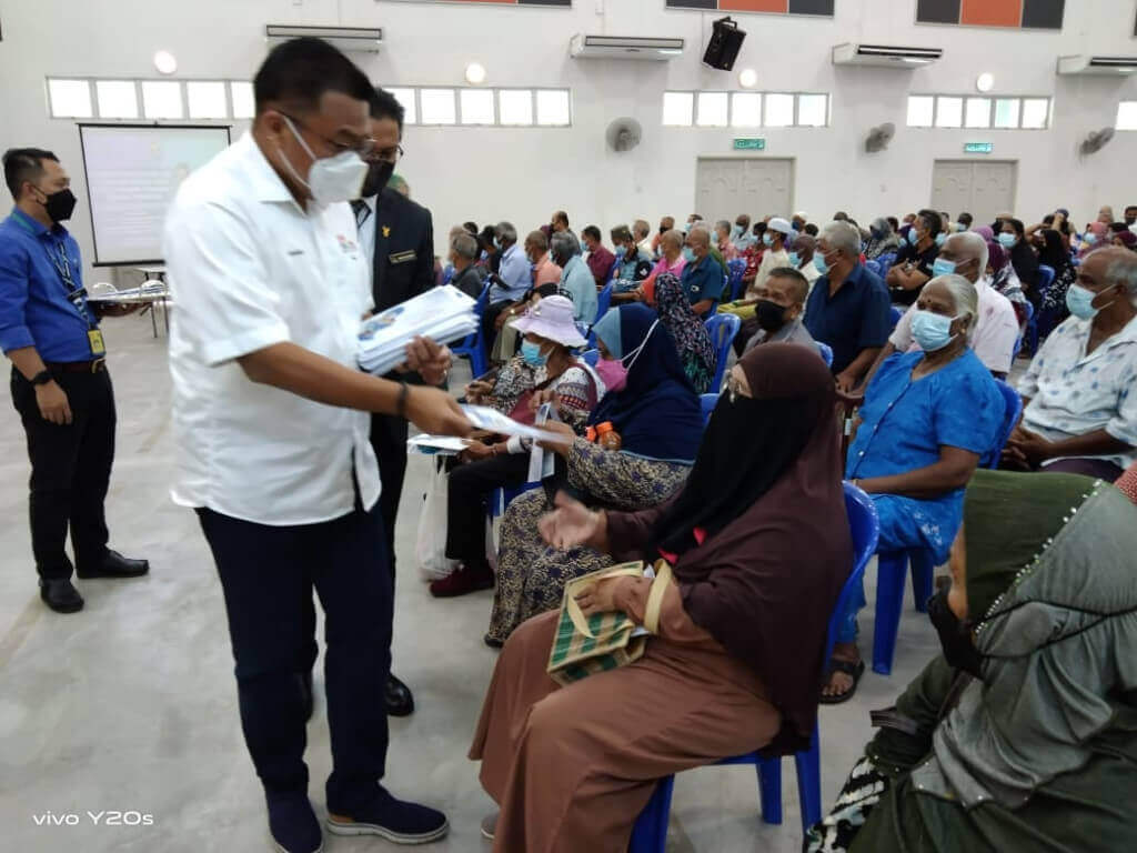 Warga Emas Di Temerloh Pula Terima Kad Kesihatan - Malaysiaaktif