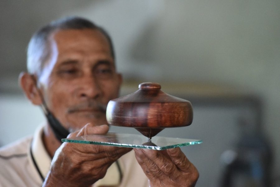 Dari Hobi Menjadi Pakar Pembuat Gasing Tradisi - Malaysiaaktif