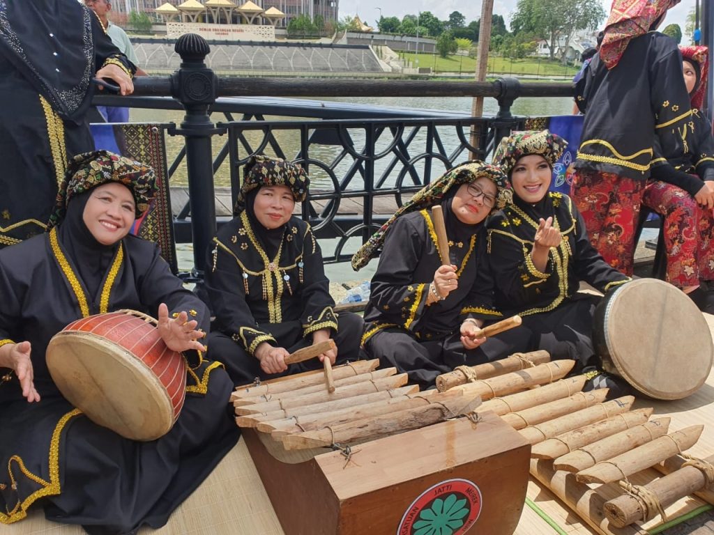 Semangat Perpaduan Dizahirkan Melalui Lagu Dan Irama - Malaysiaaktif