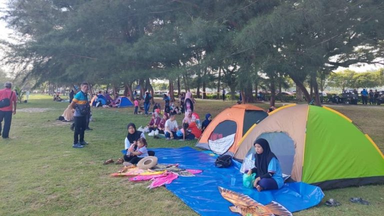 Perlumbaan Perahu Naga Beri Ruang Riadah - Malaysiaaktif