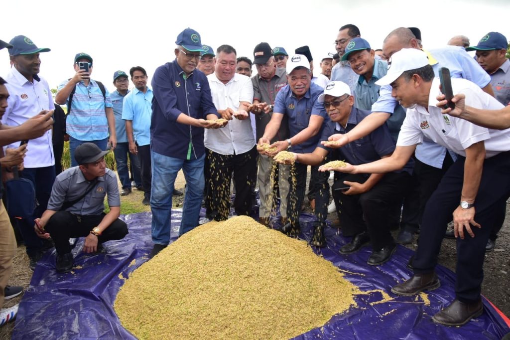 Projek SMART SBB MADA Mampu Meningkatkan Pengeluaran Padi Dan Beras Negara - Malaysiaaktif
