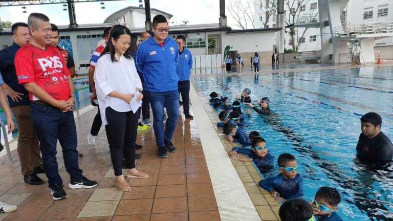 Program KLAS Renang Tingkatkan Kemahiran Asas Renang Kanak-Kanak ...