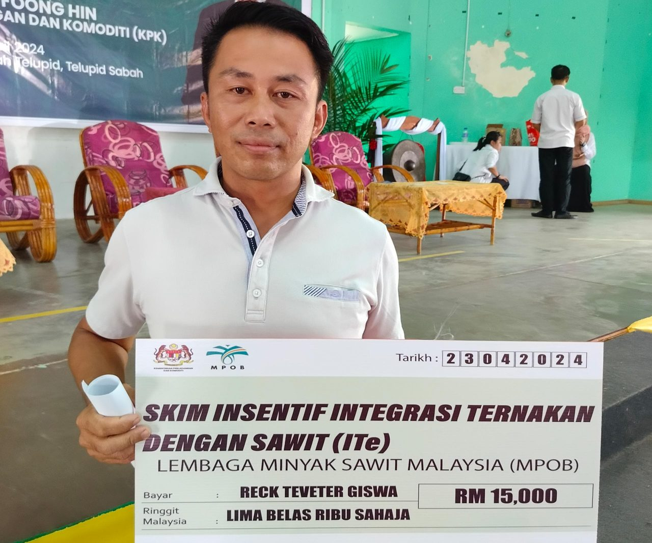 Pekebun Kecil Sawit Daerah Telupid Terima Bantuan - Malaysiaaktif