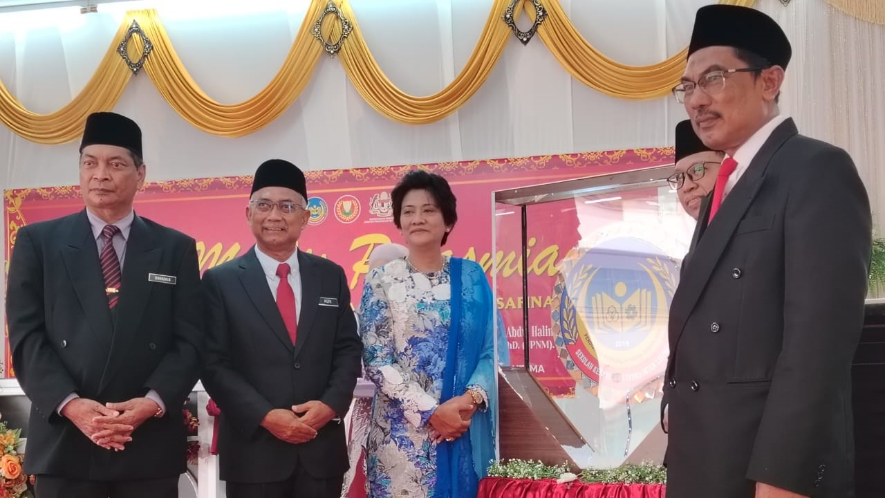 Perasmian Pembukaan SK Tunku Intan Safinaz Setelah Lapan Tahun ...