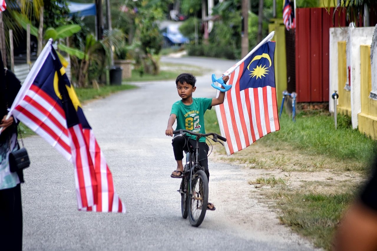 Penduduk Kampung Sekati Sahut Kempen Inisiatif 1 Rumah 1 Jalur Gemilang ...