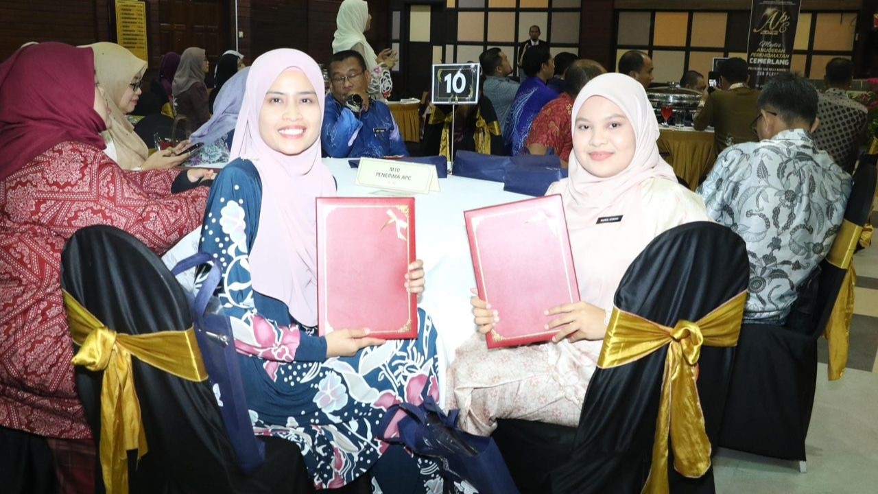 APC Hargai Warga POLYCC Capai Prestasi Cemerlang - Malaysiaaktif