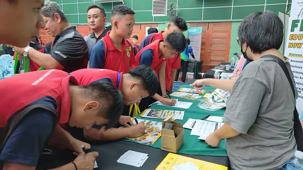 Ekspo Pendidikan Sarawak 2024 Peringkat Daerah Meradong Dianjurkan ...