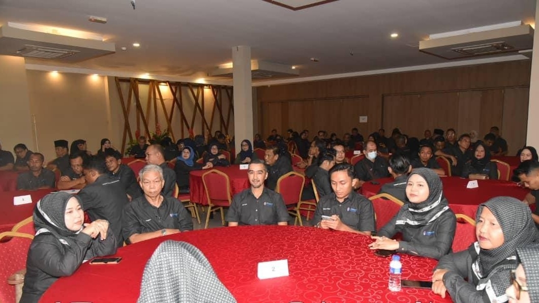 Komuniti MADANI Diseru Sahut Inisiatif 1 Rumah 1 Jalur Gemilang ...