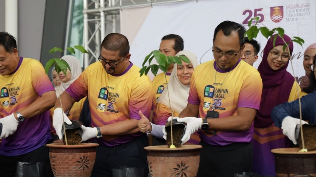 Raja Muda Selangor Mencemar Duli Sertai Kayuhan 25 Tahun UiTM ...