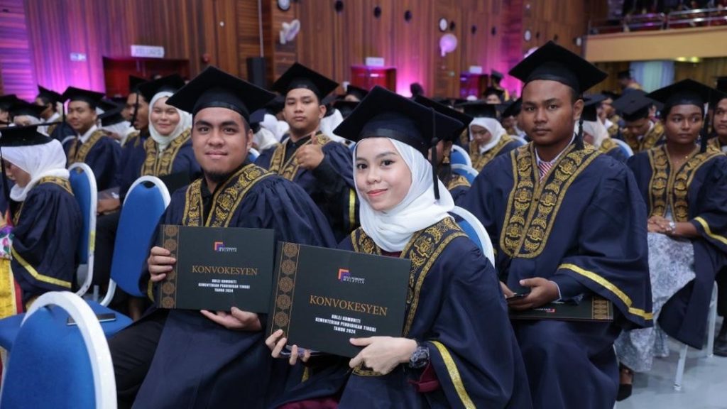 504 Graduan Dirai Di Majlis Konvokesyen Kolej Komuniti Negeri Melaka ...