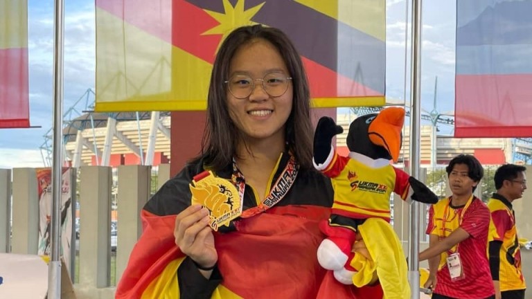 SUKMA XII: Ratu Renang, Kelly Pecah Sasaran Sarawak Dengan Menyumbang ...