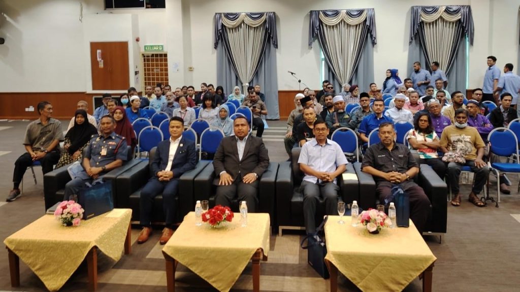 Hadiah Deepavali: Nelayan Terharu Terima Bantuan RM11,000 - Malaysiaaktif