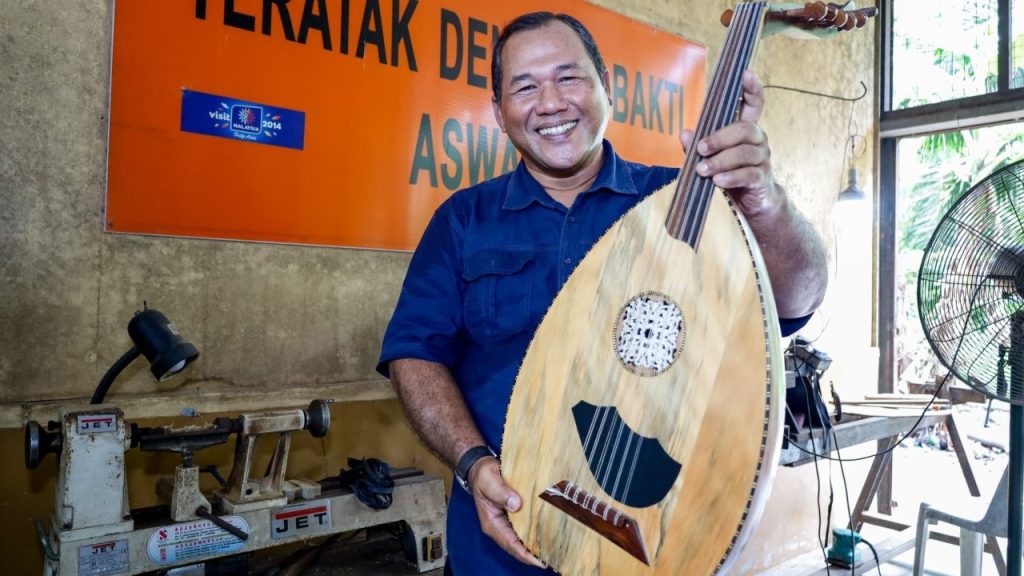 Keunikan Gambus Johor Berwajah Melayu - Malaysiaaktif