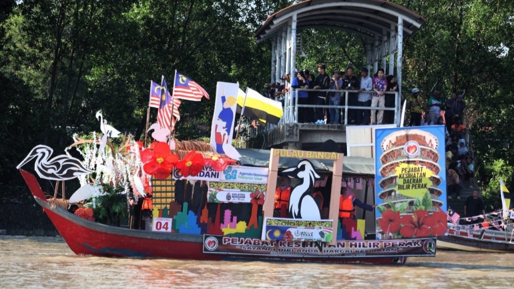 'Layar Ardeidae' Milik PKD Hilir Perak Muncul Johan Perarakan Bot ...