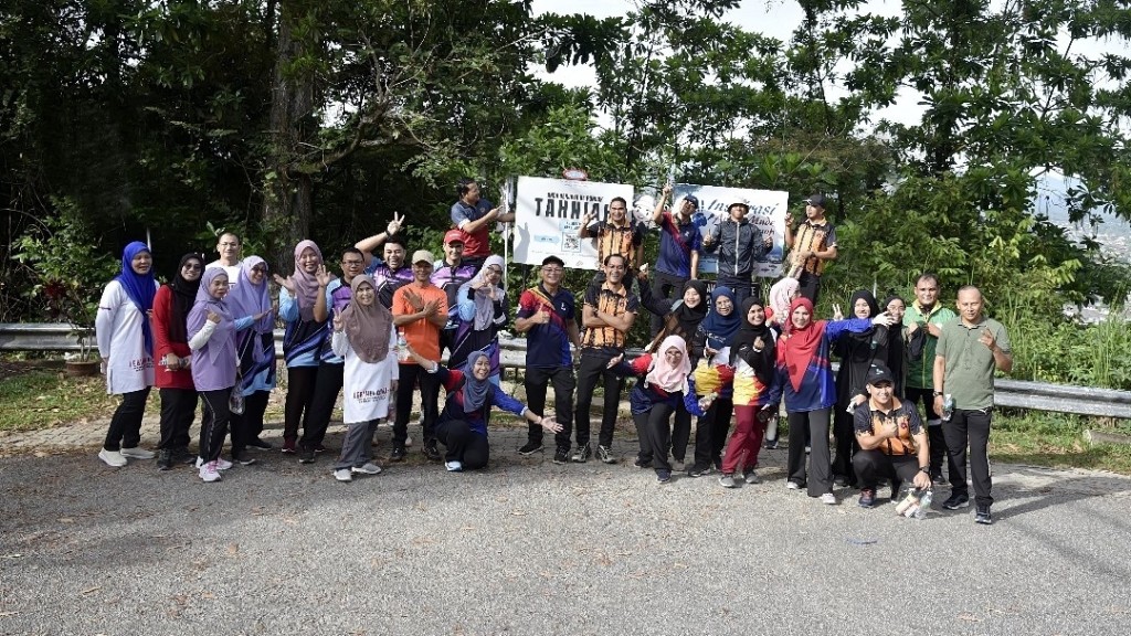 Pendakian Puncak Bukit Besar Sempena Hari Sukan Negara - Malaysiaaktif