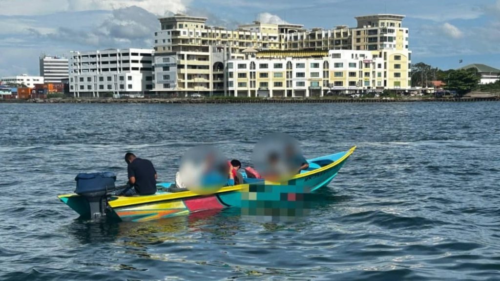 APMM Labuan Tahan Bot Bawa Penumpang Tanpa Lesen - Malaysiaaktif