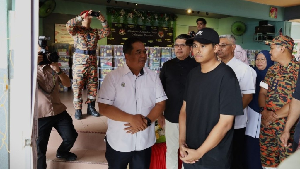 Yang Dipertuan Muda Terengganu Berkenan Mencemar Duli Ke PPS Kemaman - Malaysiaaktif