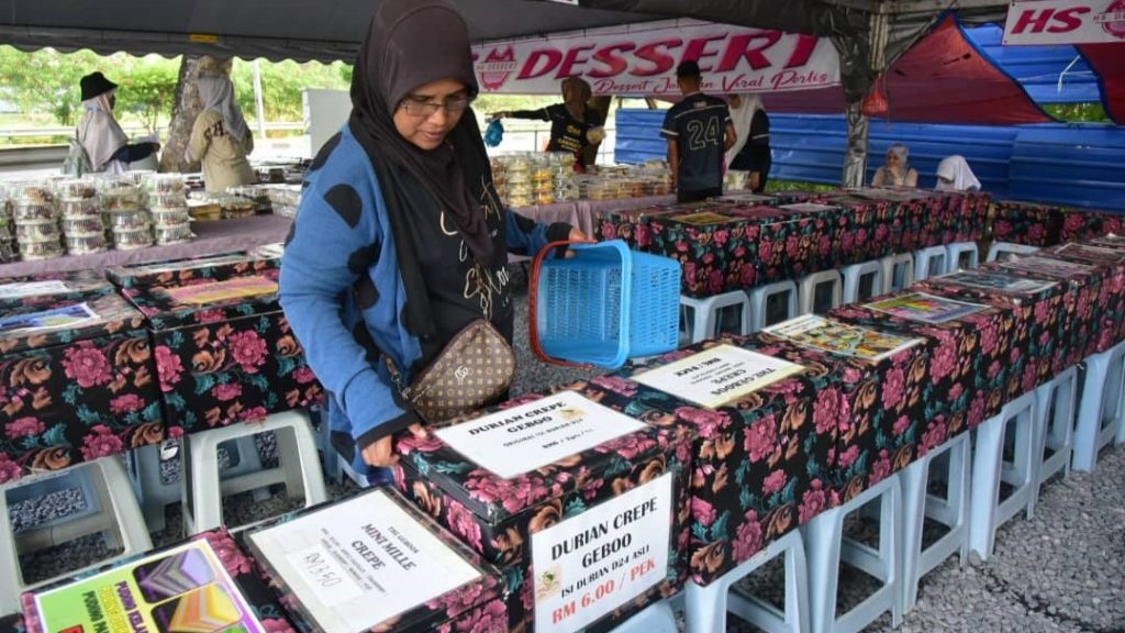 Vendor Pencuci Mulut Jalanan Viral Perlis Menyediakan 300 Pilihan ...