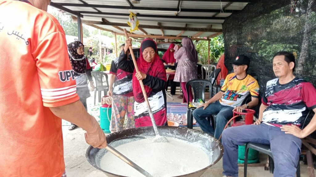 500 Bubur Lambuk Diedar Sempena Program Gerak Rahmah 2025 - Malaysiaaktif