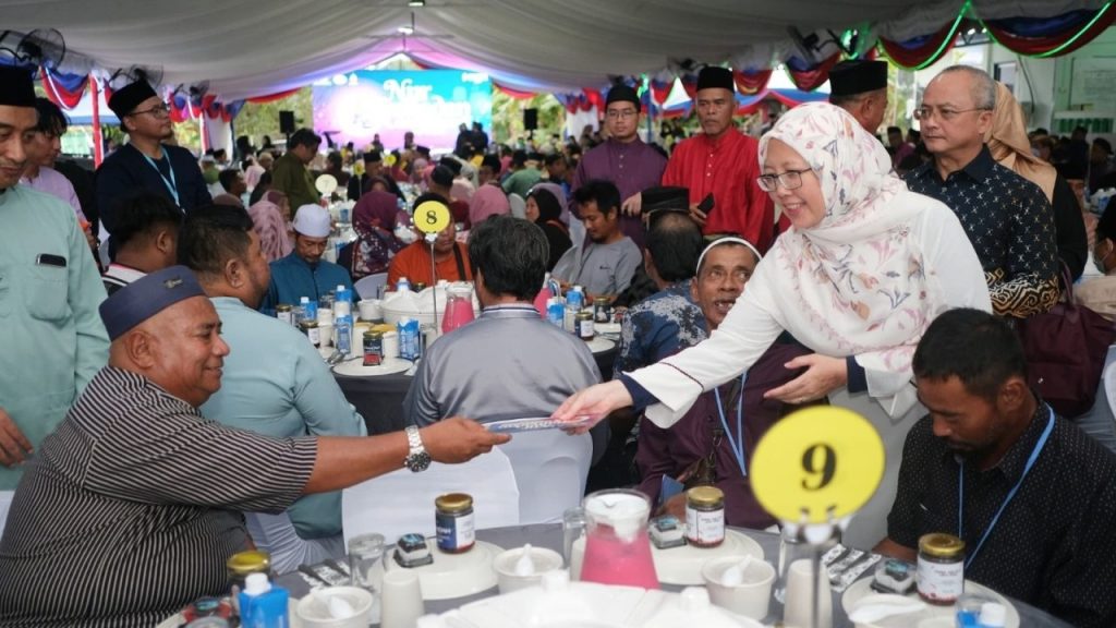 Nur Ramadan 2025 Agih Bantuan RM300 Ribu Kepada Labuan - Malaysiaaktif