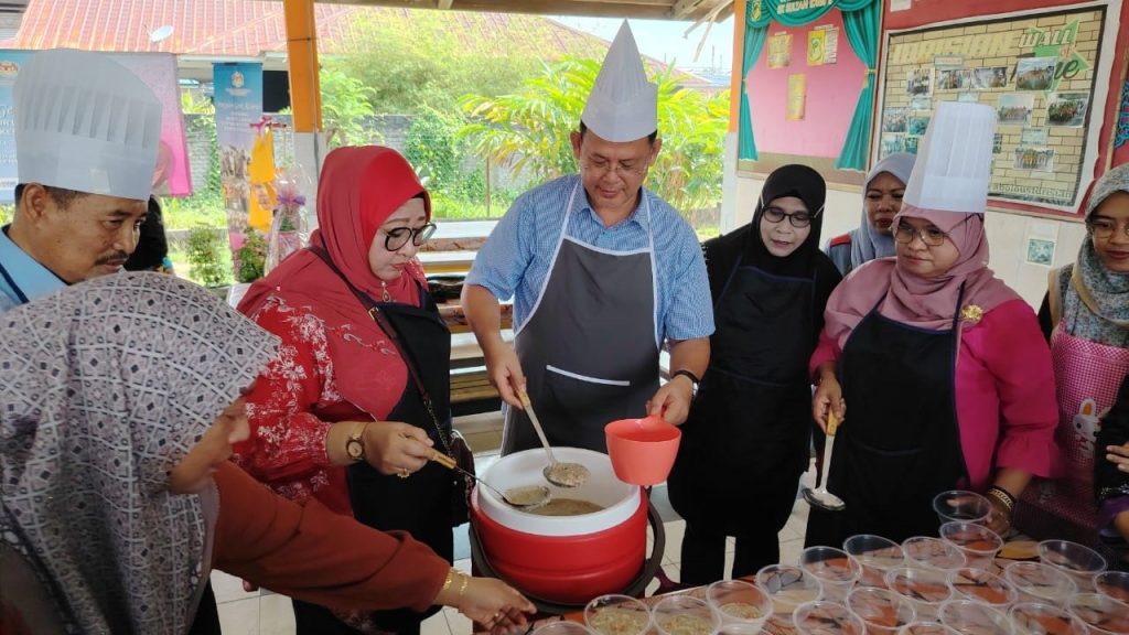 Program Memasak Bubur Lambuk Eratkan Hubungan Antara Kaum - Malaysiaaktif