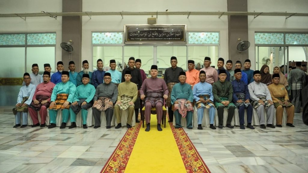 Sultan Perak Sempurna Rasmi Masjid Ar-Raudah - Malaysiaaktif