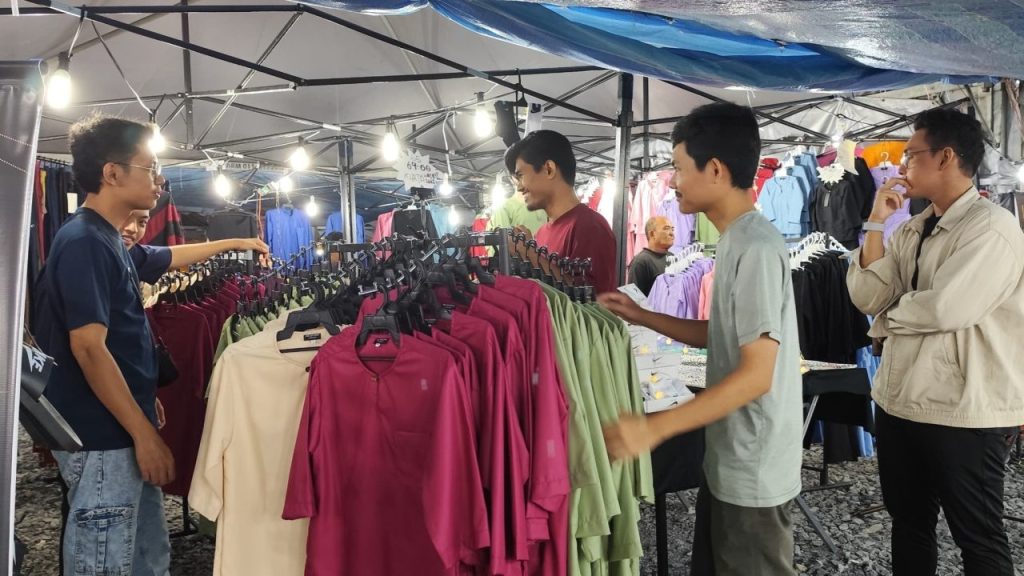 Tema Warna Meriahkan Persiapan Raya Orang 'Penghelih' - Malaysiaaktif