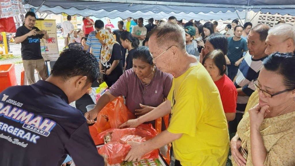 Program Jualan Rahmah MADANI Bergerak Beri Manfaat Kepada Orang Ramai - Malaysiaaktif