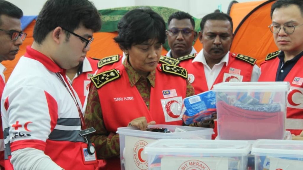 Tunku Puteri Intan Safinaz Lawat PPS Putra Heights - Malaysiaaktif