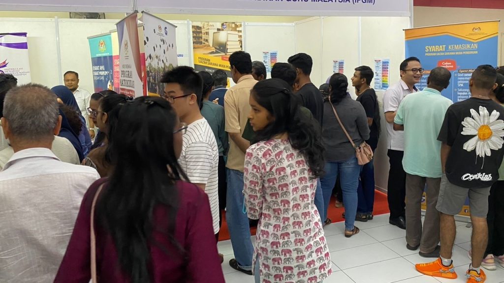 Karnival Jom Masuk Ke IPTA Beri Manfaat Kepada Pelajar Lepasan SPM ...