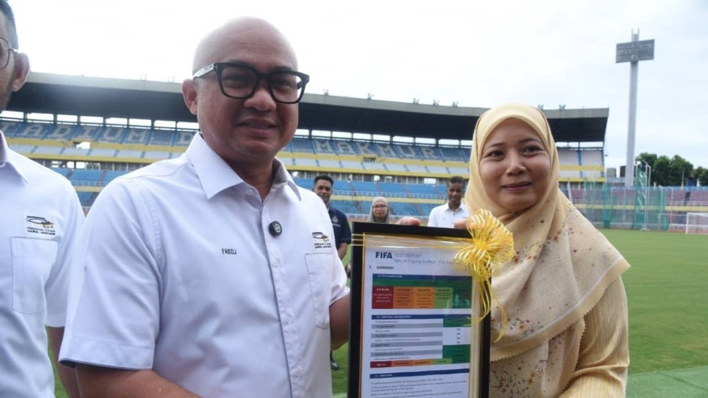 Padang Stadium Darul Makmur Diiktiraf Padang Rumput Asli Pertama Di ...